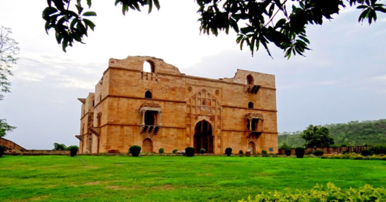 Haunted Legends & Historic Charms: How Chanderi Became Bollywoodâ€™s ...